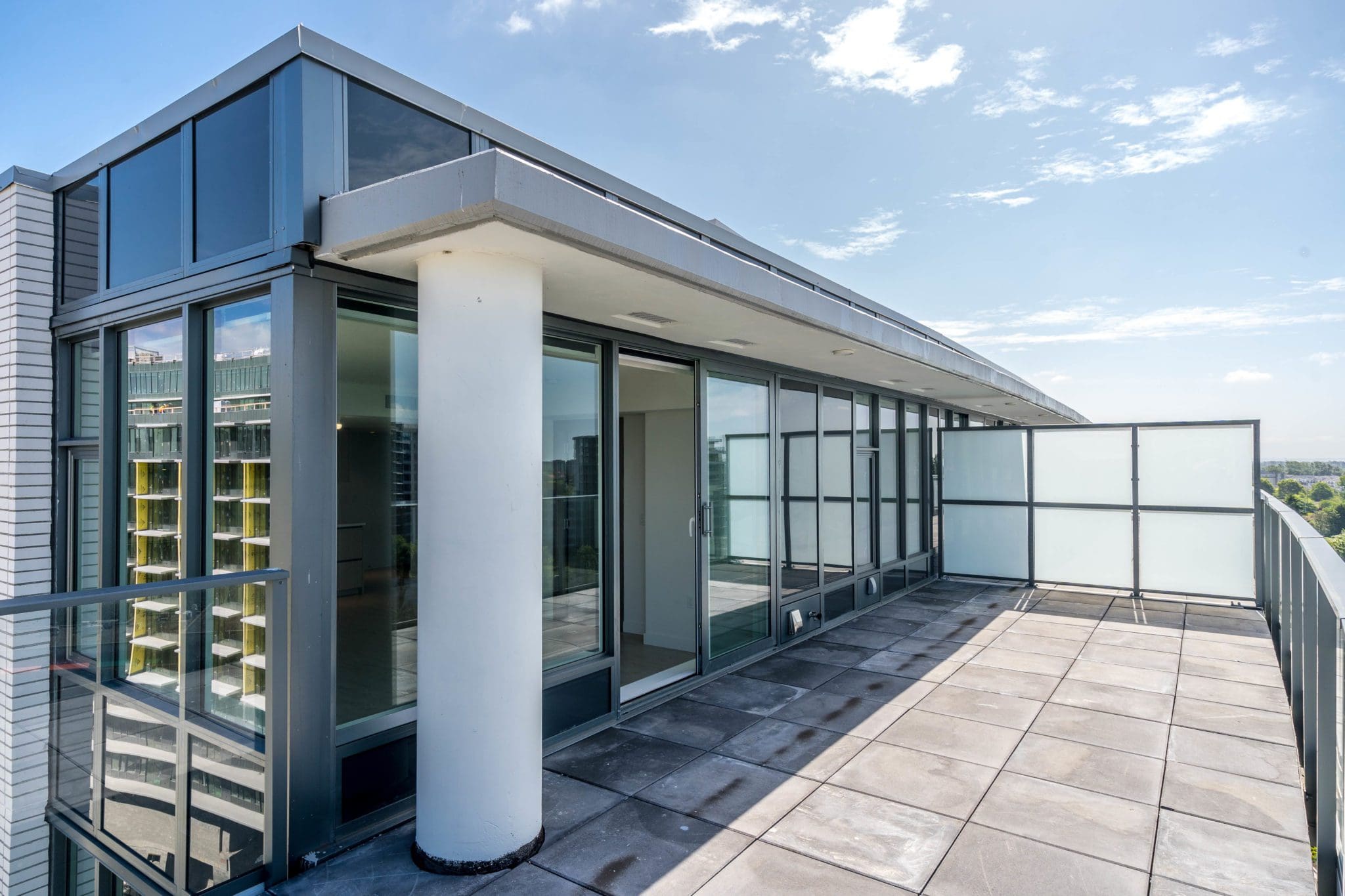 Concord Galleria, 1205 8555 Capstan Way, Richmond | Sam Li